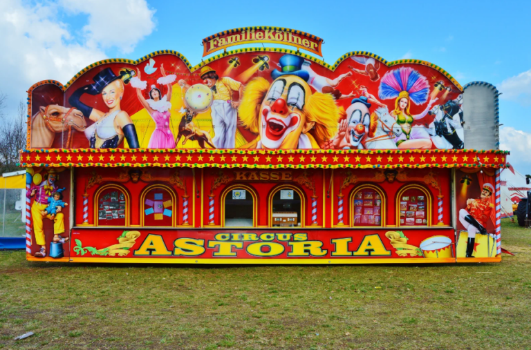 How to Host a Circus-themed Party | PartyWizz Blog